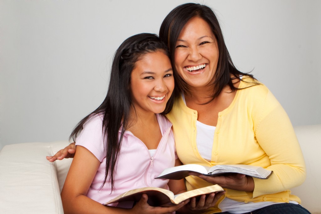 3 Principles to Remember in Raising God-Fearing Children | mamikon.com